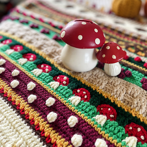 Ravelry: Fall into Autumn CAL pattern by Alice Tarry