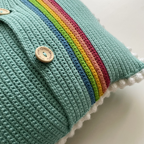 Ravelry: Cheer Bear cushion pattern by Alice Tarry