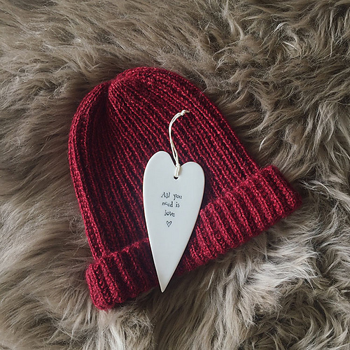 Ravelry: Mistake Stitch Rib Hat pattern by The Fibre Co.