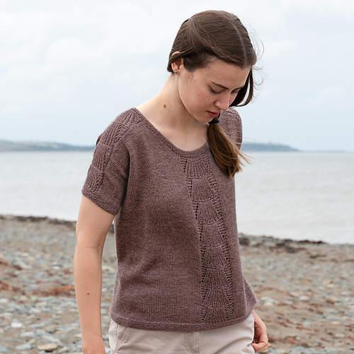 Ravelry: Fanshell Tee pattern by Arianna Frasca