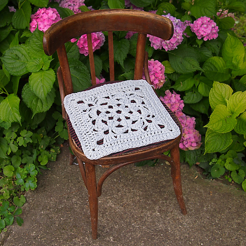 Ravelry: Flower Chair Cover pattern by Ana D
