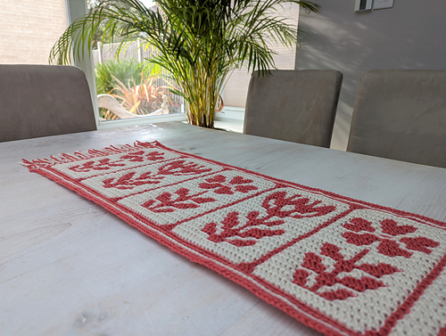 Ravelry: Spring Flower Runner pattern by Pippa Everett