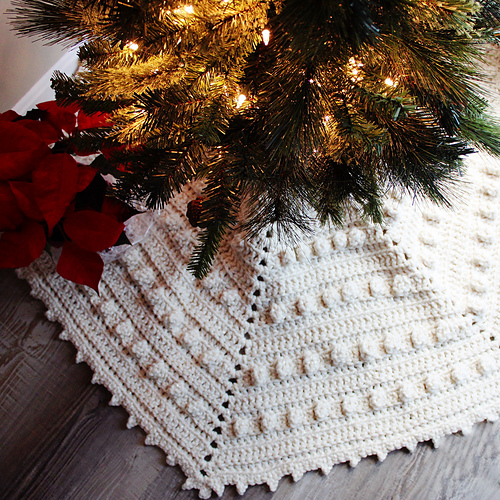 Ravelry: Popcorn String Tree Skirt pattern by The Happy Peapod