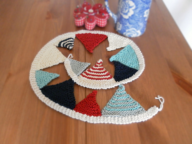 Ravelry: Easy Knitted Bunting pattern by Kimberlee Daly