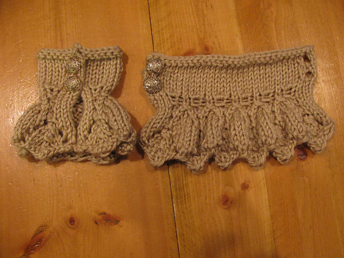 Ravelry: Buttoned Pointed Lace Cuffs pattern by The Knit Knot