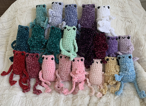 Ravelry: Leggy Frog pattern by Hailey Pratt