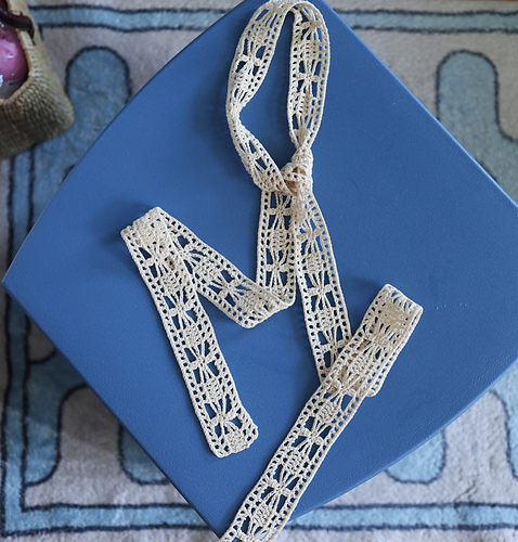 Ravelry: 35mm Film Roll scarf pattern by The Polisher Project