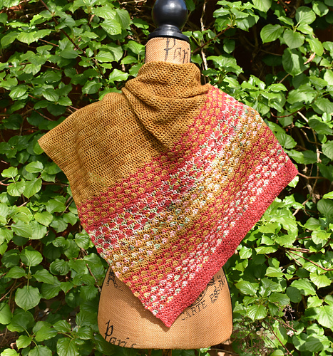 Ravelry: Moonwake Shawl pattern by Rachy Newin