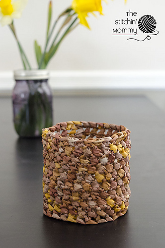 Ravelry: Mini Raffia Basket pattern by Amy Ramnarine