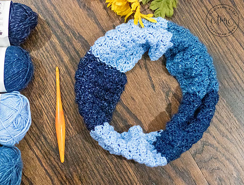 Ravelry: Oh So Denim Cowl pattern by Amy Ramnarine