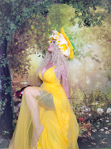 Ravelry: Twisted Daffodil pattern by Natalie Allen