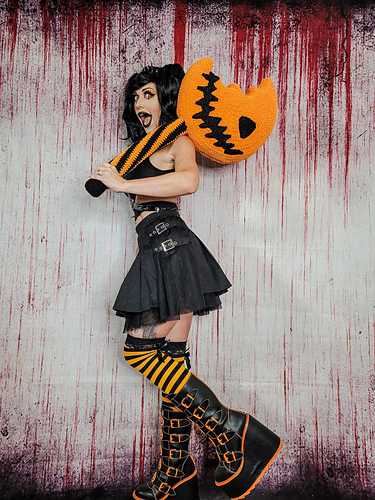 Ravelry: Twisted PillowPop pattern by Natalie Allen