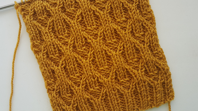 Ravelry: Curly Ribbon Blanket Square pattern by Jeanne Rybkina