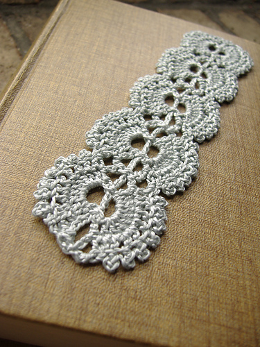 Ravelry: String of Pearls pattern by ThirtyOne Thirteen
