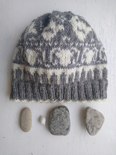 Ravelry: PAW Cap pattern by Esther Rutter