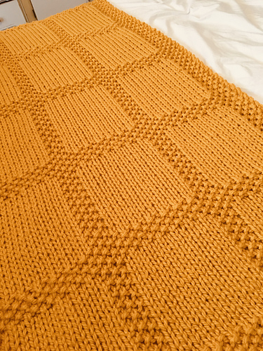 Ravelry: Squared Bed Runner pattern by Knit Sew Make