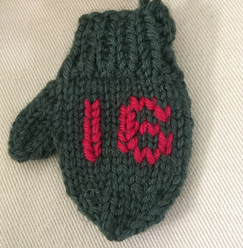Ravelry: Elf Mittens pattern by Throwback Knitter