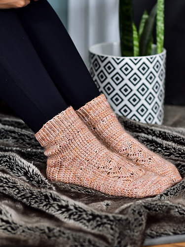 Ravelry: Intwined House Sock pattern by Tif Neilan