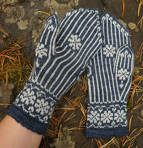Ravelry: Lentoon Mittens pattern by Tiina Kuu