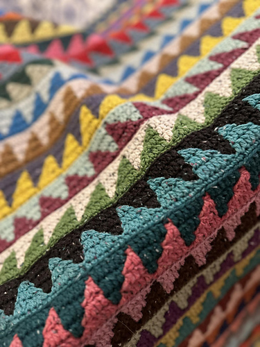 Ravelry: HAPPY CAL pattern by Tinna Thórudóttir