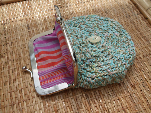 Ravelry: Spirale Button Purse pattern by Natalie Thouret Brock