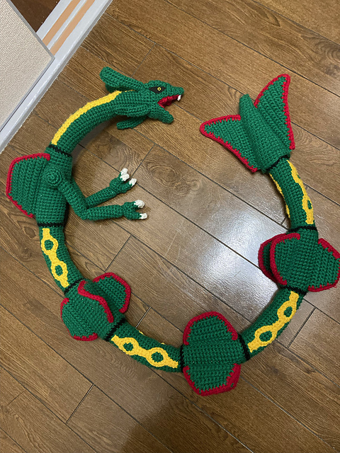 Ravelry: Rayquaza pattern by Commonplace Crafts