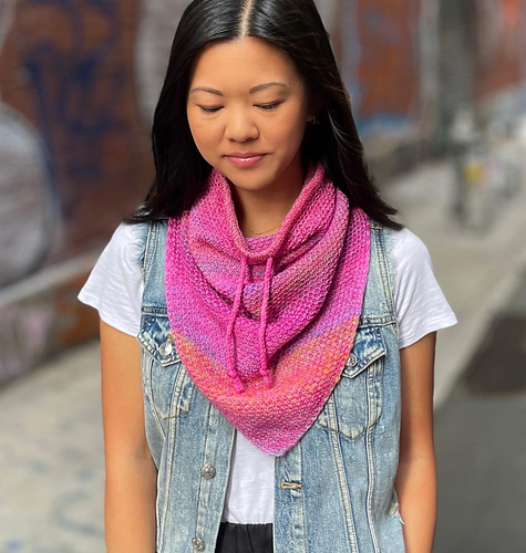 Ravelry: Curiosity Cowl pattern by Tori Yu