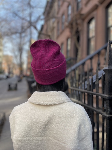 Ravelry: Brownstone Beanie pattern by Tori Yu
