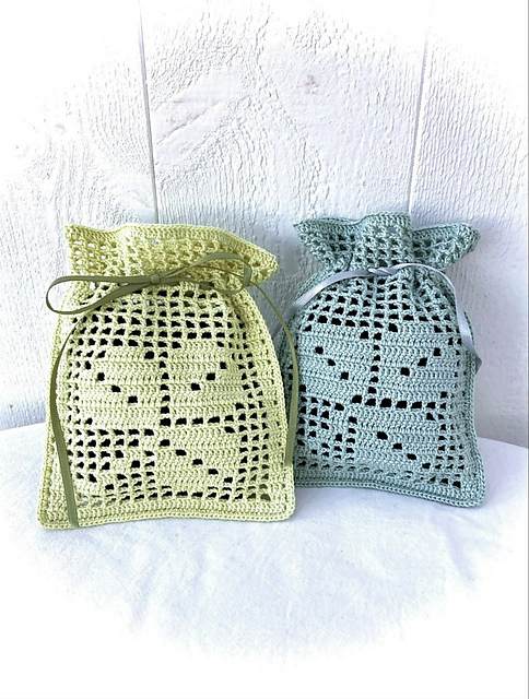 Ravelry: Shamrock Gift Bag pattern by Torun Johansson