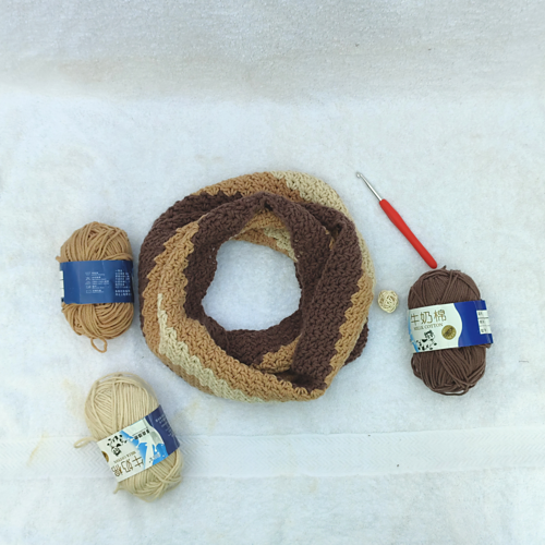 Ravelry: Oblique Infinity Scarf pattern by Sulaimon Toyyibah