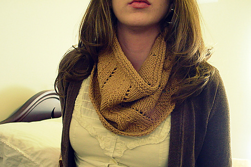 Ravelry: TraceyNicole's mommy cowl