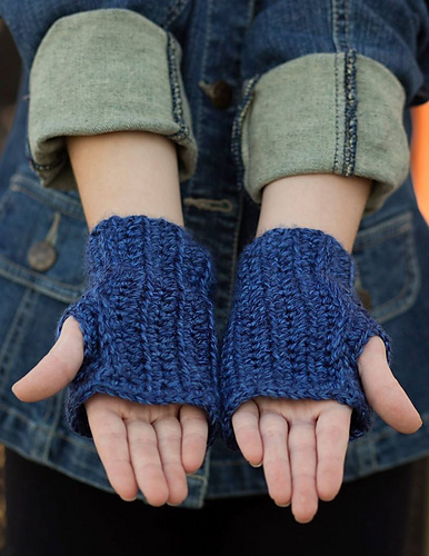 Ravelry: Chelsea Waves Fingerless Gloves pattern by Sweet Potato ...