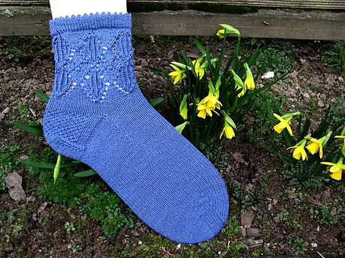 Ravelry: Spring Socks pattern by Claudia Tietze