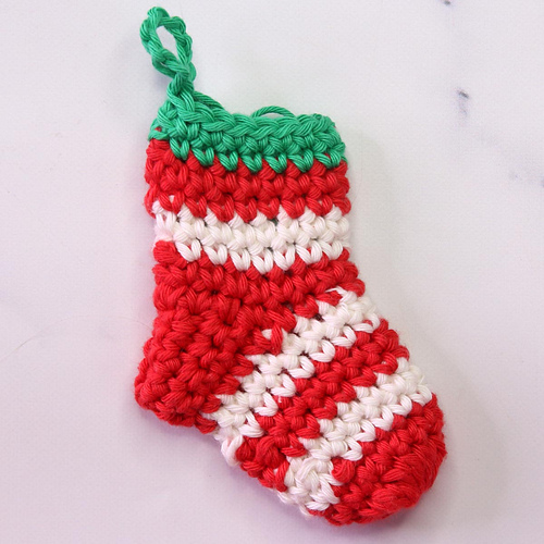Ravelry: Mini Stocking pattern by Treasurie Patterns