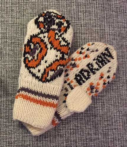 Ravelry: Votter BB8 pattern by Trine Bøe
