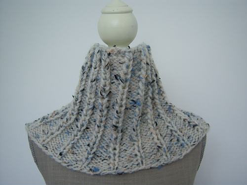 Ravelry: Col en anglaises pattern by Nathalie Darche