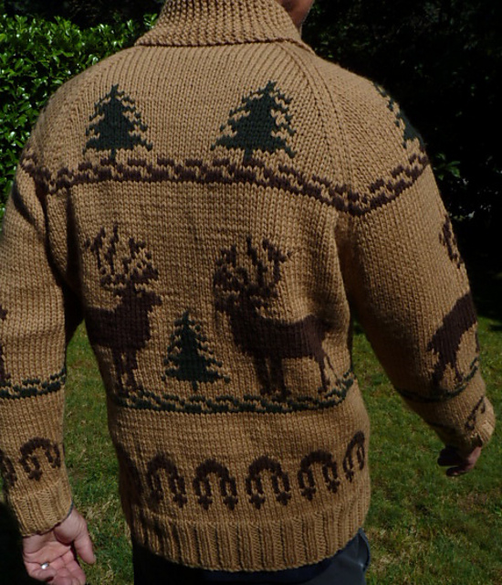 Ravelry: TrishKnits' Vintage Reindeer Sweater
