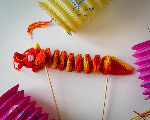 Ravelry: Chinese Paper Dragon pattern by Tsui-Sie Baker-Wong