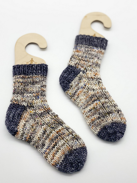 Ravelry: Tuff Rib Socks pattern by Erin Kostashuk