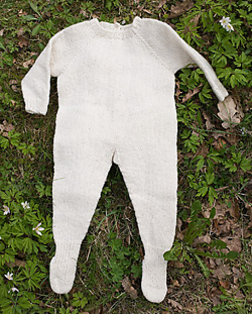 Ravelry: Leine baby - Nattdrakt pattern by Randi Stoltz