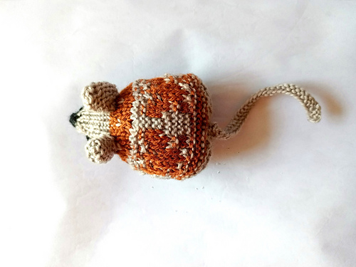 Ravelry: Mouse toys for cats pattern by TwinsDesign