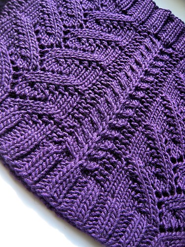Ravelry: Adiri Cowl pattern by Julia Trice