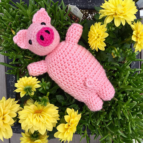 Ravelry: Barnyard Babies Pig Edition pattern by Jamie Zerr