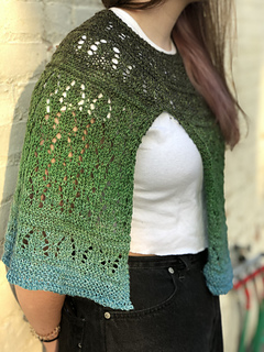 Ravelry: Kanturk Capelet pattern by Meg Campbell - Crawley