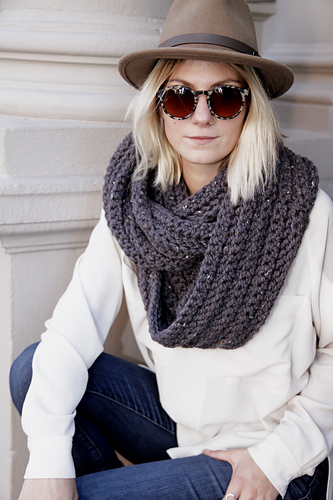 Ravelry: Nomad Loop pattern by Alexandra Tavel