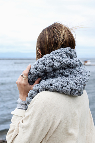 Ravelry: Cumulus Cowl pattern by Alexandra Tavel