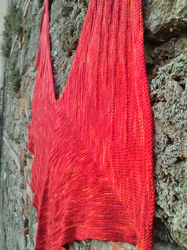 Ravelry: Contiguous Symmetric Shawl pattern by UniqueCreazioni