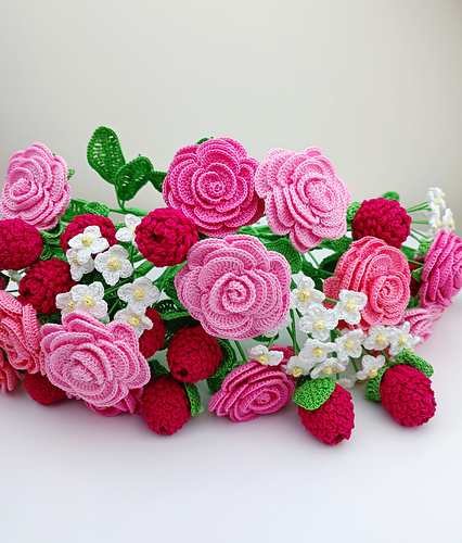 Ravelry: Flower arrangement. pattern by Vita Opalenyk