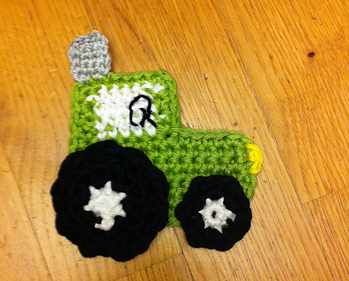 Ravelry: Tractor applique pattern by Veronika Lammer