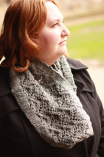 Ravelry: Bentham Cowl pattern by Victoria Magnus